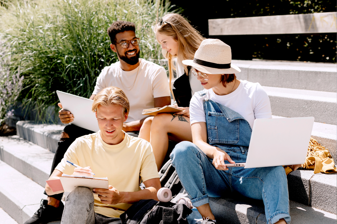 Praktikat studentore